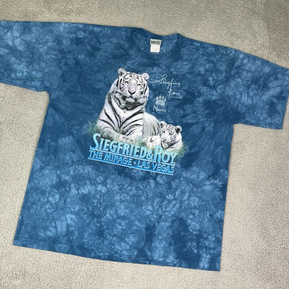 American Vintage | Shirts | Vintage 9s Animal Shirt | Poshmark